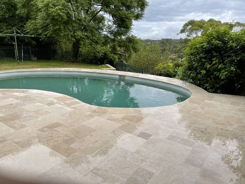 Travertine Tile Transformations: Theme Ideas for Stunning Pool Designs ...